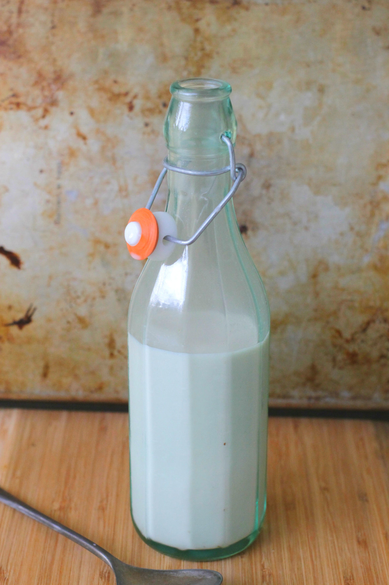 How to Make Easy Homemade Almond Milk - The Acne Nutritionist